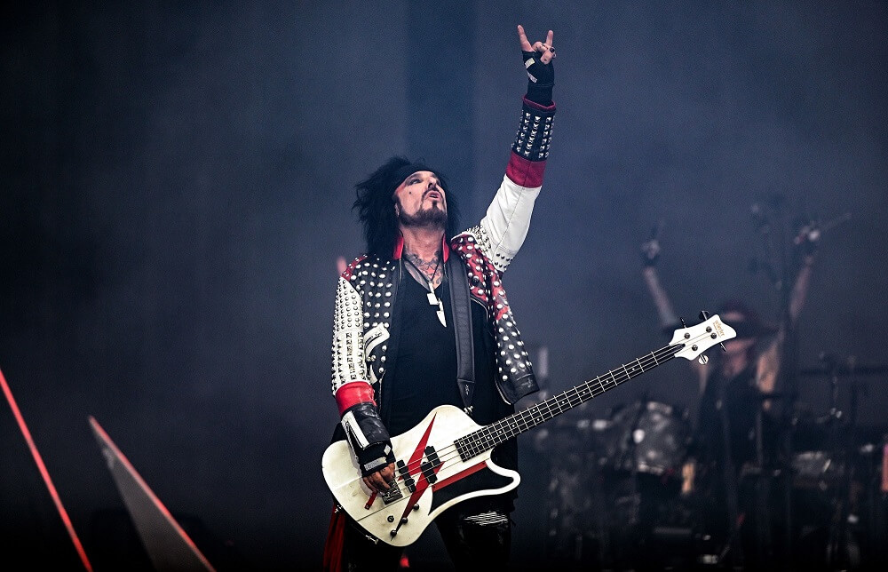 Bob Rock Says Nikki Sixx Didn't Know How To Play Bass Before 'Dr ...