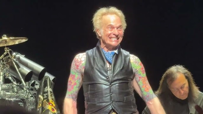 Watch David Lee Roth Mess Up Every VAN HALEN Classic With Terrible ...