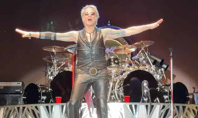 Former VAN HALEN Singer DAVID LEE ROTH Returns With Massive North ...